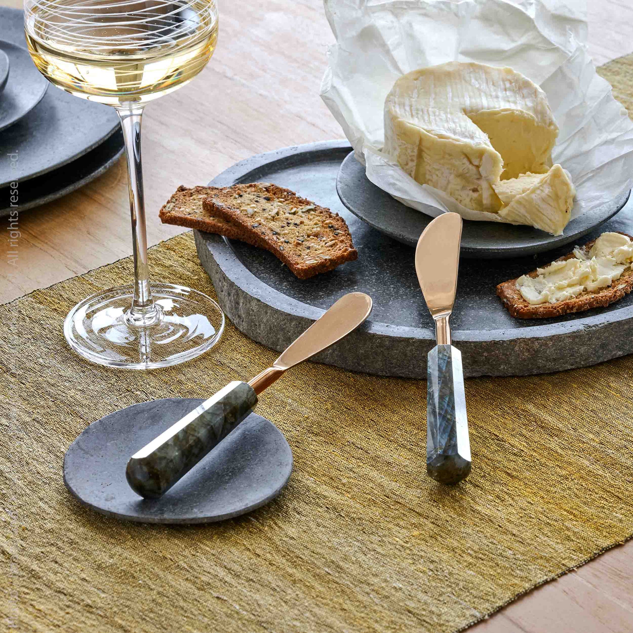 Dioli™ spreaders (set of 2) — Design Ideas